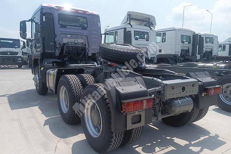 Howo TX 430 Tractor Truck for Sale in Mozambique