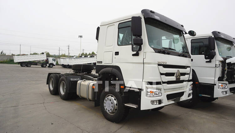 Sinotruk HOWO 6X4 420 HP Tractor Truck for Sale