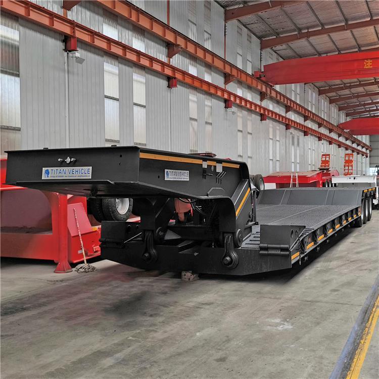 80/100 Ton Hydraulic Detachable Gooseneck Lowboy Trailer in Guaga,Guam